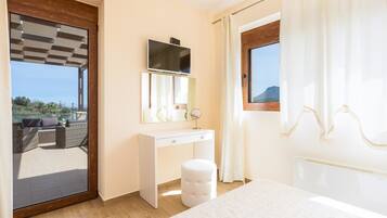 Vila, várias camas | Cofres nos quartos, quartos à prova de som