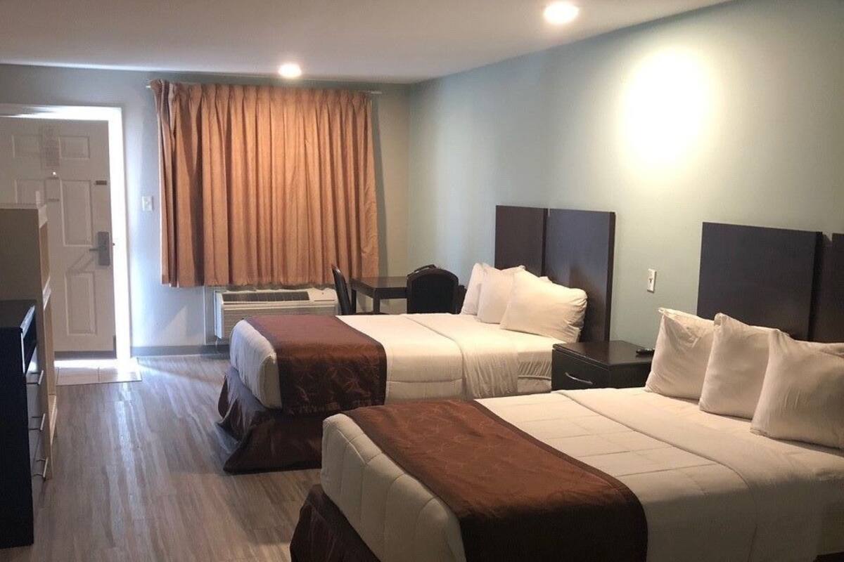 Escrivaninha, Wi-Fi de cortesia, roupa de cama