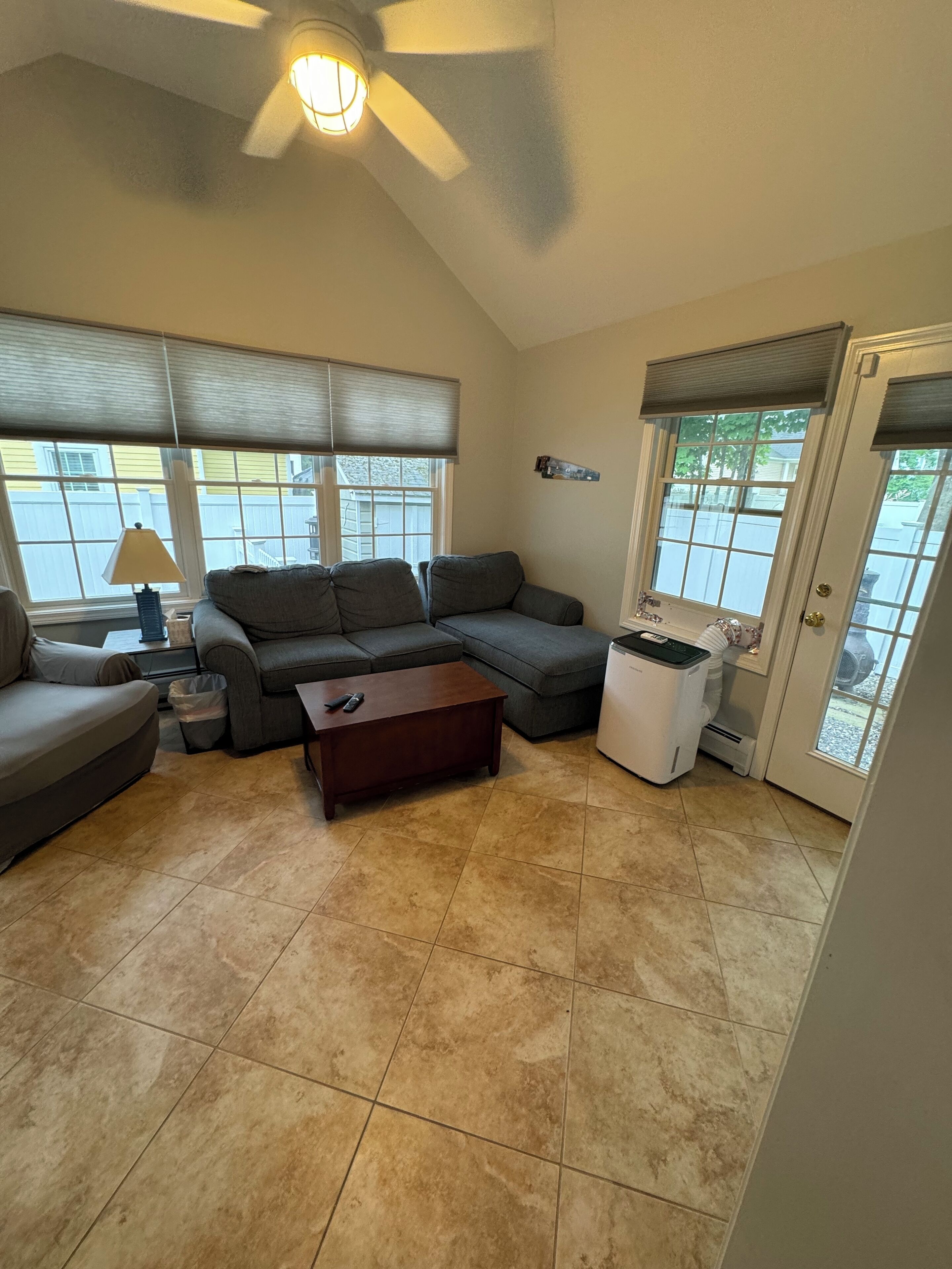 4 Br, 3 Bath  Close Walk To Everything! 1/2 Mile To Center 8/10 To Beach - Ogunquit, ME