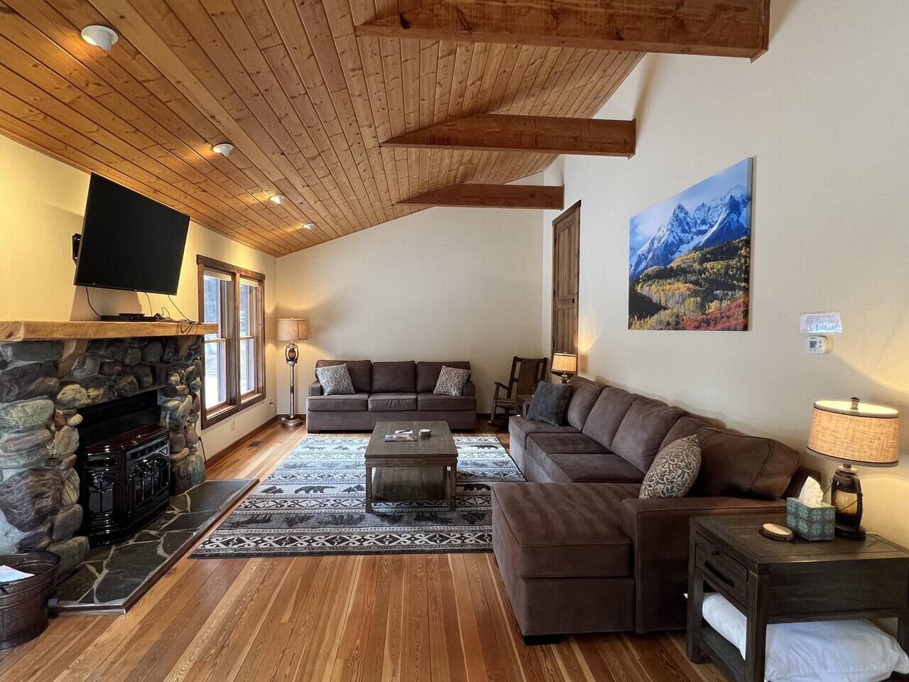 Flower Moon Lodge - Gran Casa Entretenida - Columbia Falls, MT