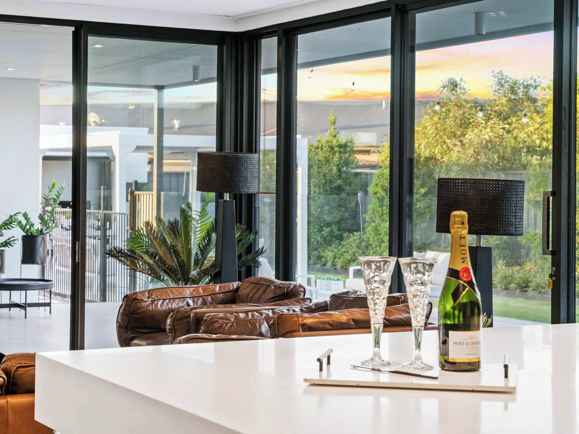 The Sinatra Holiday House In Mulwala - Great For 10 Singles! - Mulwala