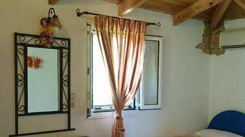 Cofres nos quartos, Wi-Fi de cortesia, roupa de cama