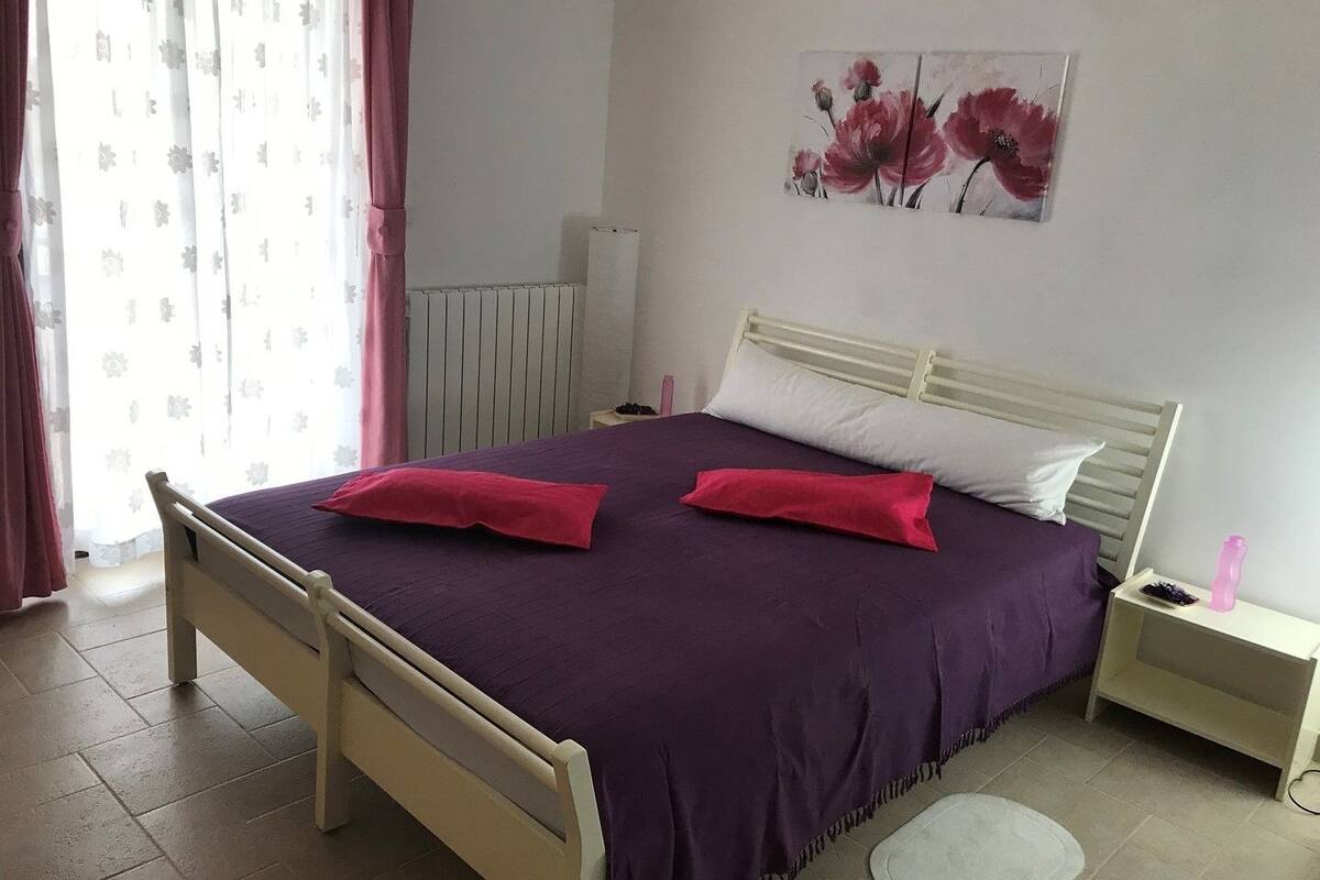 Apartamento, 1 cama de casal e sofá-cama | Wi-fi grátis, roupa de cama fornecida 