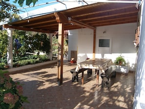 Apartamento, várias camas | Varanda