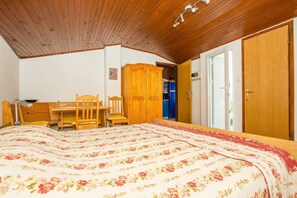 Apartamento, várias camas | Wi-fi grátis, roupa de cama fornecida