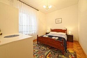 Apartamento, várias camas | Cozinha privada | Geladeira, fogão, cooktop, lava-louças