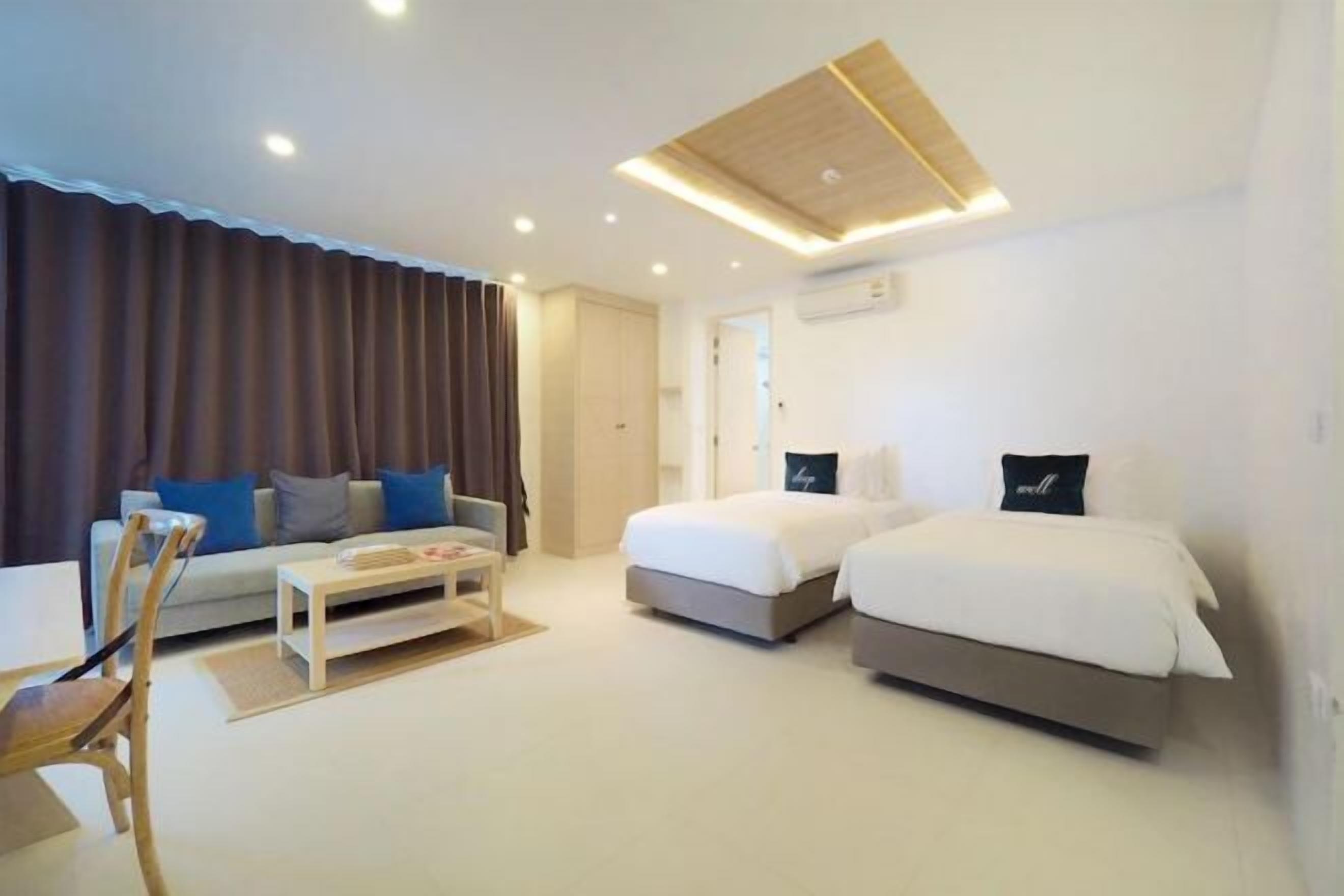 Cofres nos quartos, escrivaninha, cortinas blackout, Wi-Fi de cortesia