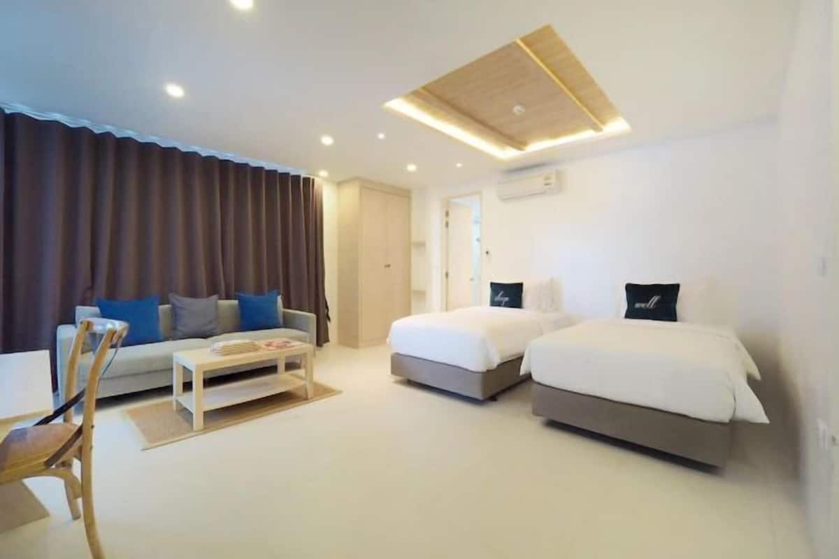 Cofres nos quartos, escrivaninha, cortinas blackout, Wi-Fi de cortesia