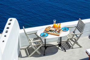 Suite Deluxe, vista para o mar (Sapphire) | 1 quarto, lençóis de algodão egípcio, roupa de alta qualidade