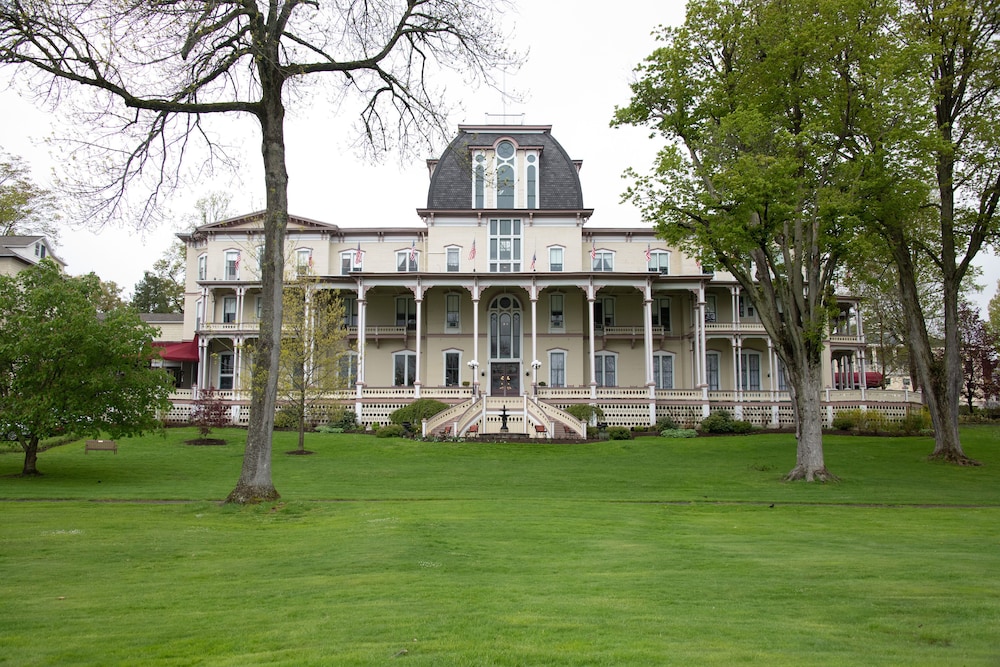 Athenaeum Hotel - Chautauqua Lake, NY