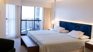 Apartamento Tradicional, 1 cama king-size e sofá-cama, terraço, vista para o mar | 1 quarto, cofre com capacidade para portátil