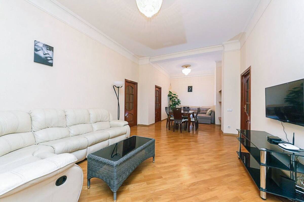 Apartamento Comfort, várias camas | Sala de estar