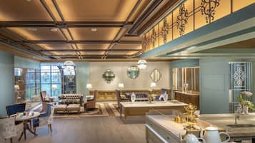2 bares/lounges