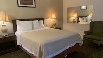 Quarto solteiro, 1 cama Queen | Wi-Fi de cortesia, roupa de cama