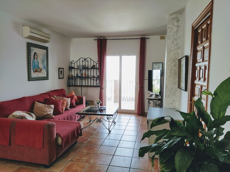 We Leven In Het Paradijs En We Willen Het Met Jullie Delen. - Motril