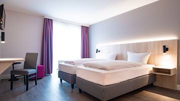 Quarto duplo | Escrivaninha, espaço de trabalho para notebook, Wi-Fi de cortesia