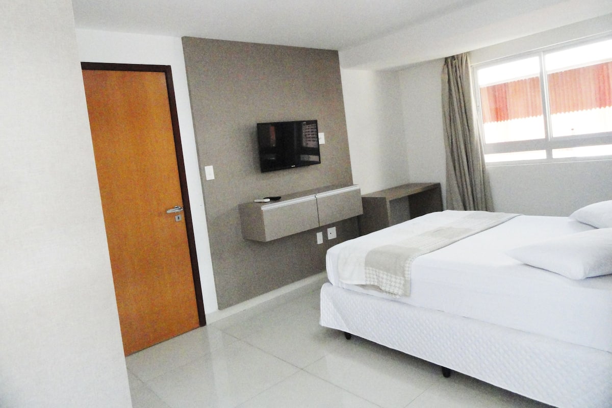 Apartamento básico, 1 quarto | 1 quarto, cortinas blackout, ferros/tábuas de passar roupa