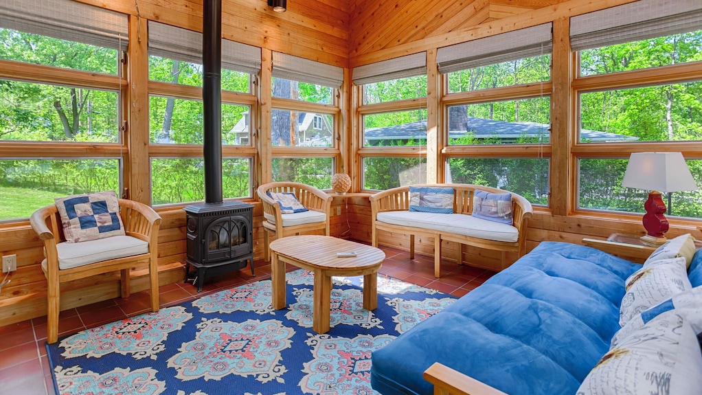 Island View: "Lakeside Luxury And Family Reunion Friendly!" - State of New York