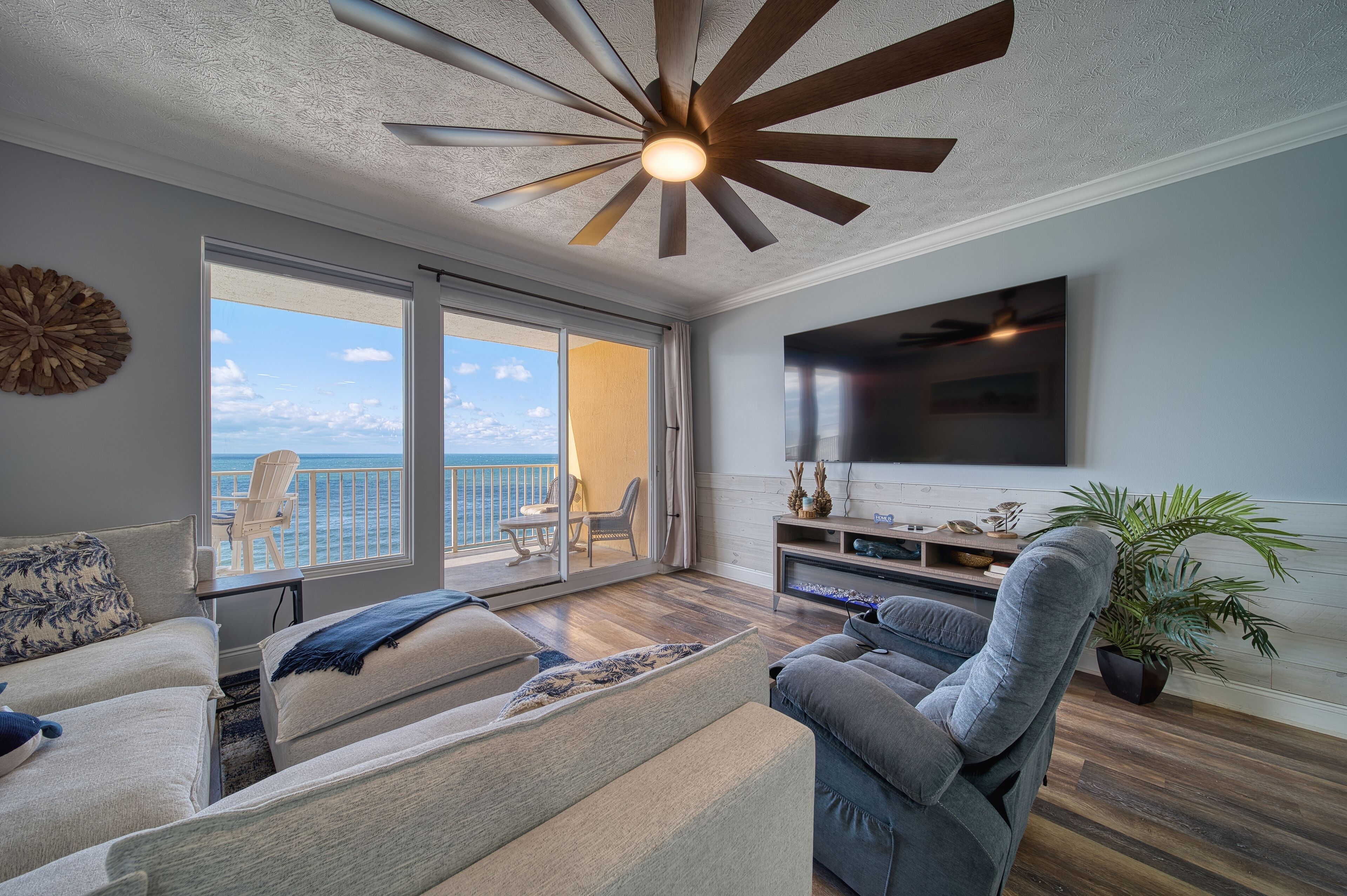 Cafe-beach Front Views-grills-hot Tub-gym - Panama City, FL