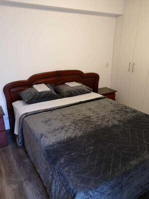 Duplex conforto, 2 quartos | 2 quartos, ferros/tábuas de passar roupa, Wi-Fi de cortesia