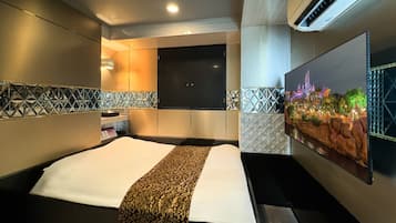 Quarto casal, para fumantes | Wi-Fi de cortesia, roupa de cama