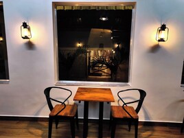 Barraca premium, vista para a montanha | Cofres nos quartos, individualmente decorados