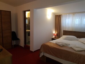 Quarto Duplo Standard | Ferro/tábua de engomar, Wi-fi grátis 