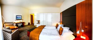 Quarto Duplo (Kat. D) | Minibar, cofre no quarto, com decoração personalizada