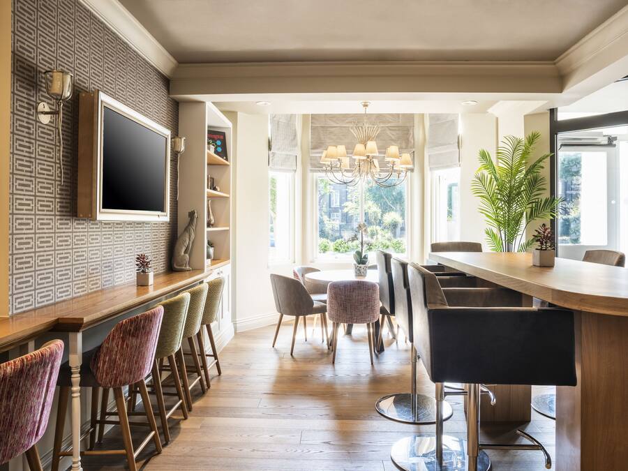 Área de estar no saguão