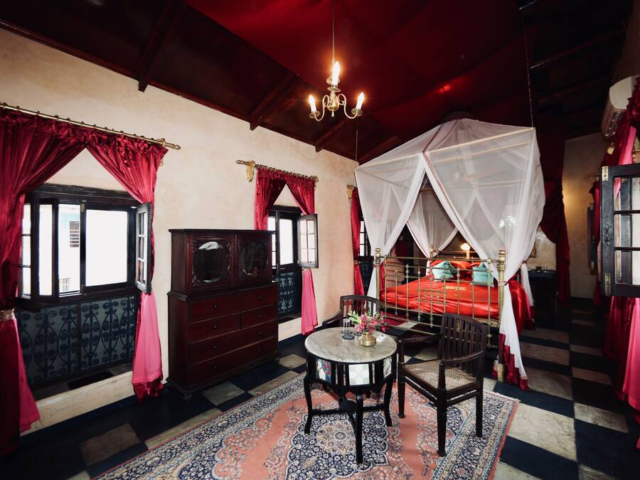 Quarto Clássico (Seyyed) | Casa de banho | Uma combinação polibã/banheira, uma banheira de imersão total