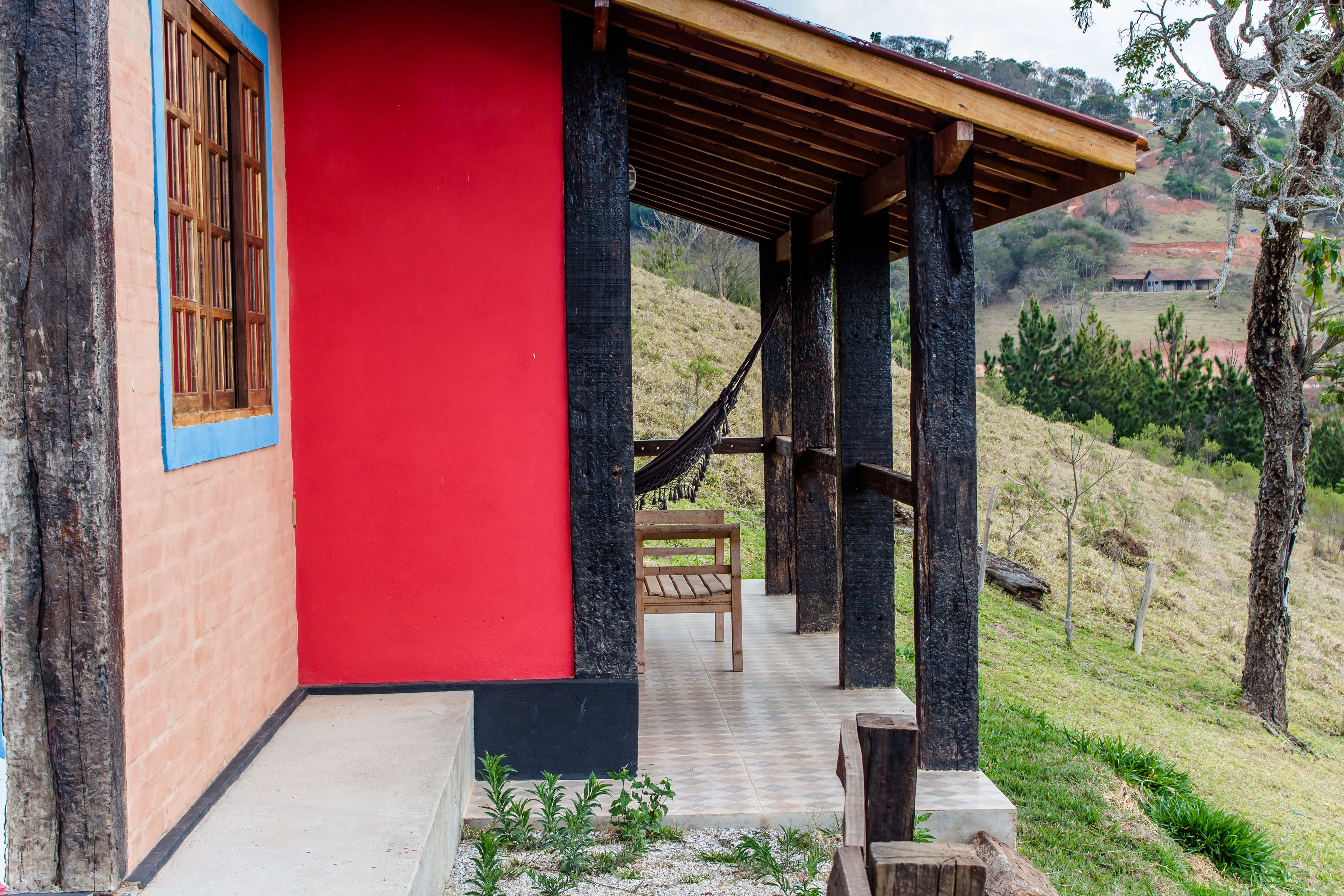 Chalé, banheira de hidromassagem, vista para a montanha | Sacada