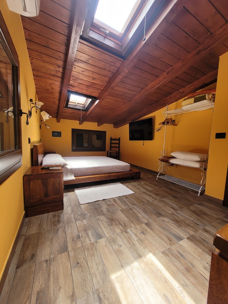 Il Rifugio Della Pace (1st Floor)wi-fi- Hot Tub - Sardinia