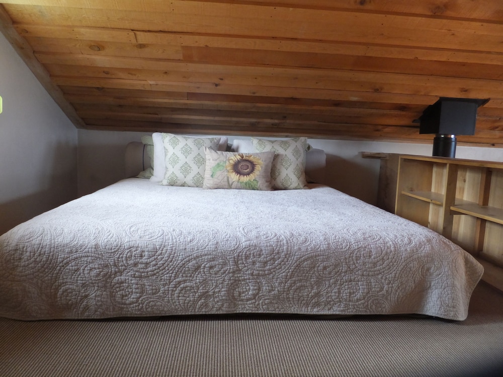 Glamping, Off-grid Adventure At Our Peace-friendly Cabin On 10 Acres All For You - Fredonia, AZ