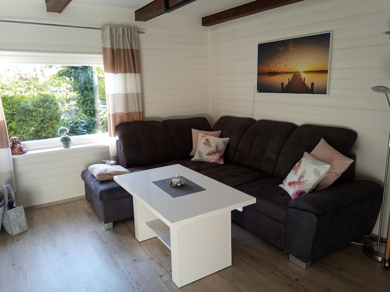 Idyllisch Gelegenes Ferienhaus An Wald Und See In Klingberg - Schleswig-Holstein