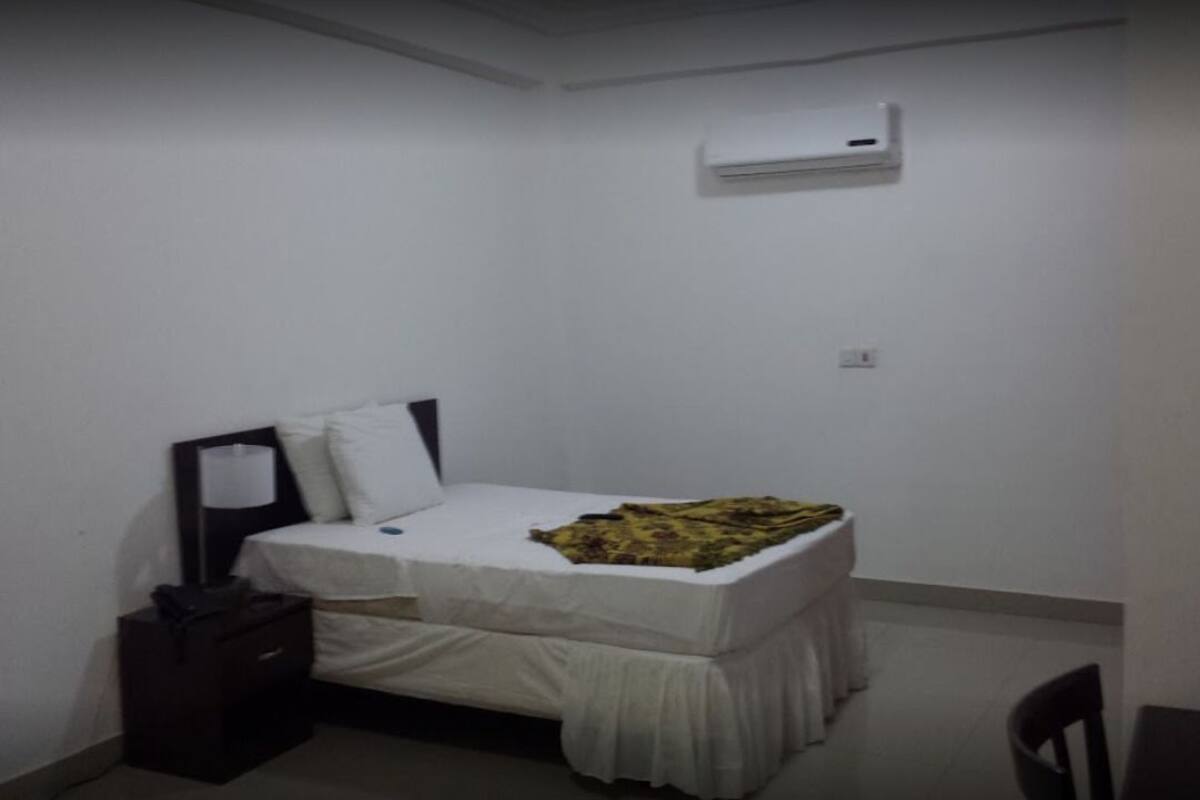 Escrivaninha, Wi-Fi de cortesia, roupa de cama