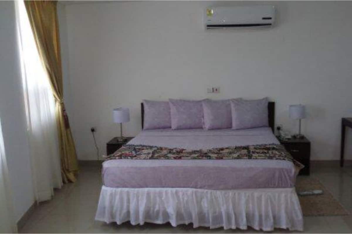 Suíte conforto | Escrivaninha, Wi-Fi de cortesia, roupa de cama