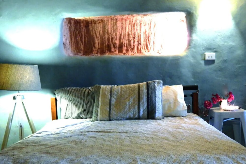 Stunning Dugout/cave - Coober Pedy