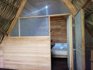 Quarto básico | Wi-Fi de cortesia, roupa de cama