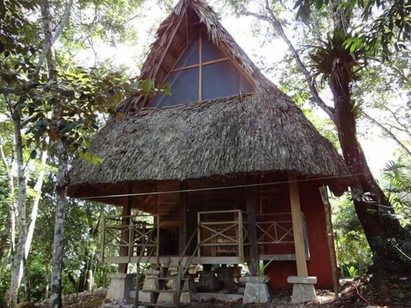 Quarto básico | Wi-Fi de cortesia, roupa de cama