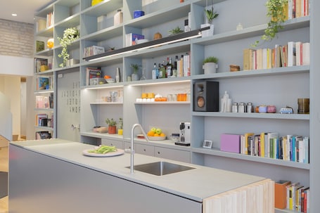 Bar (no alojamento). The Radical Hotel