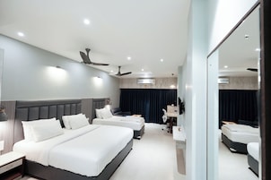 Quarto Triplo Superior, vista para o jardim | Camas de colchão pillowtop, secretária 