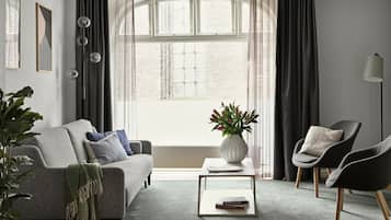 Apartamento luxo, 3 quartos | 2 quartos, cortinas blackout, quartos à prova de som