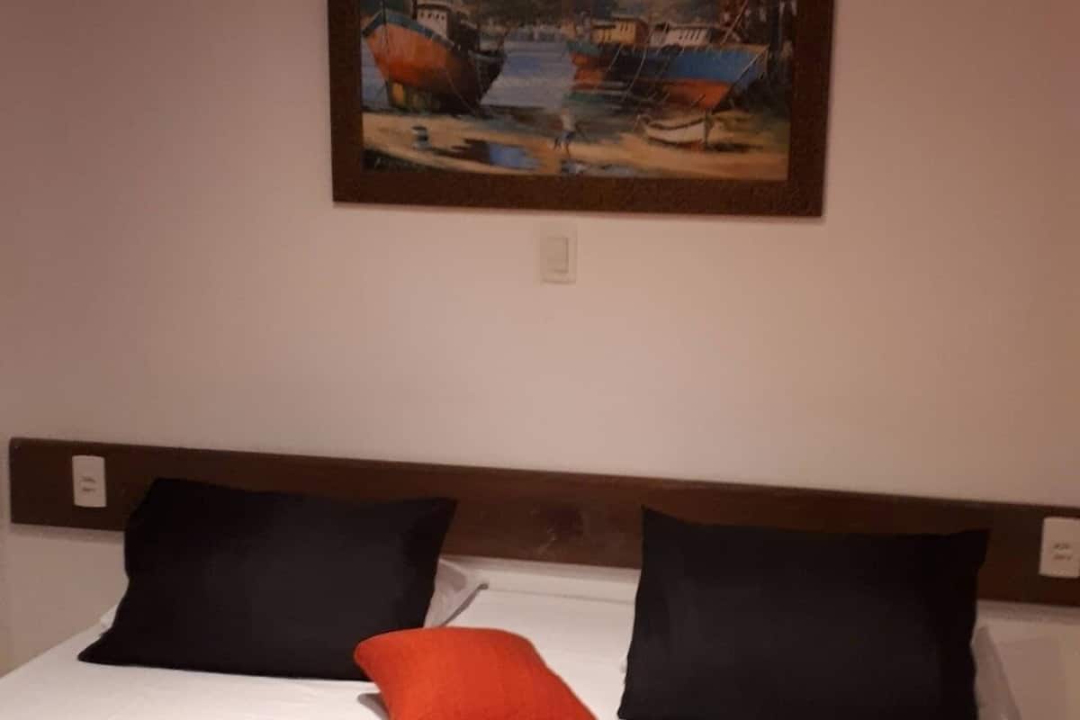 QUARTO DUPLO TÉRREO INTERNO | 1 quarto, minibar, cortinas/cortinados opacos, Wi-fi grátis