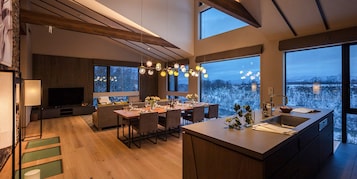 Casa geminada superluxo (Type 5) | Opções para refeição no quarto