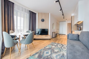 Apartamento (5/21a) | Com decoração personalizada, com mobília individualizada 