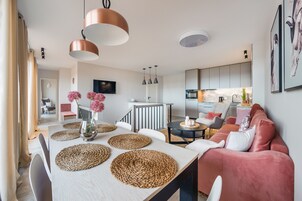 Apartamento (5A /27) | Com decoração personalizada, com mobília individualizada 