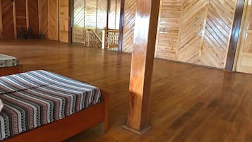 Quartos insonorizados, Wi-fi grátis, roupa de cama fornecida