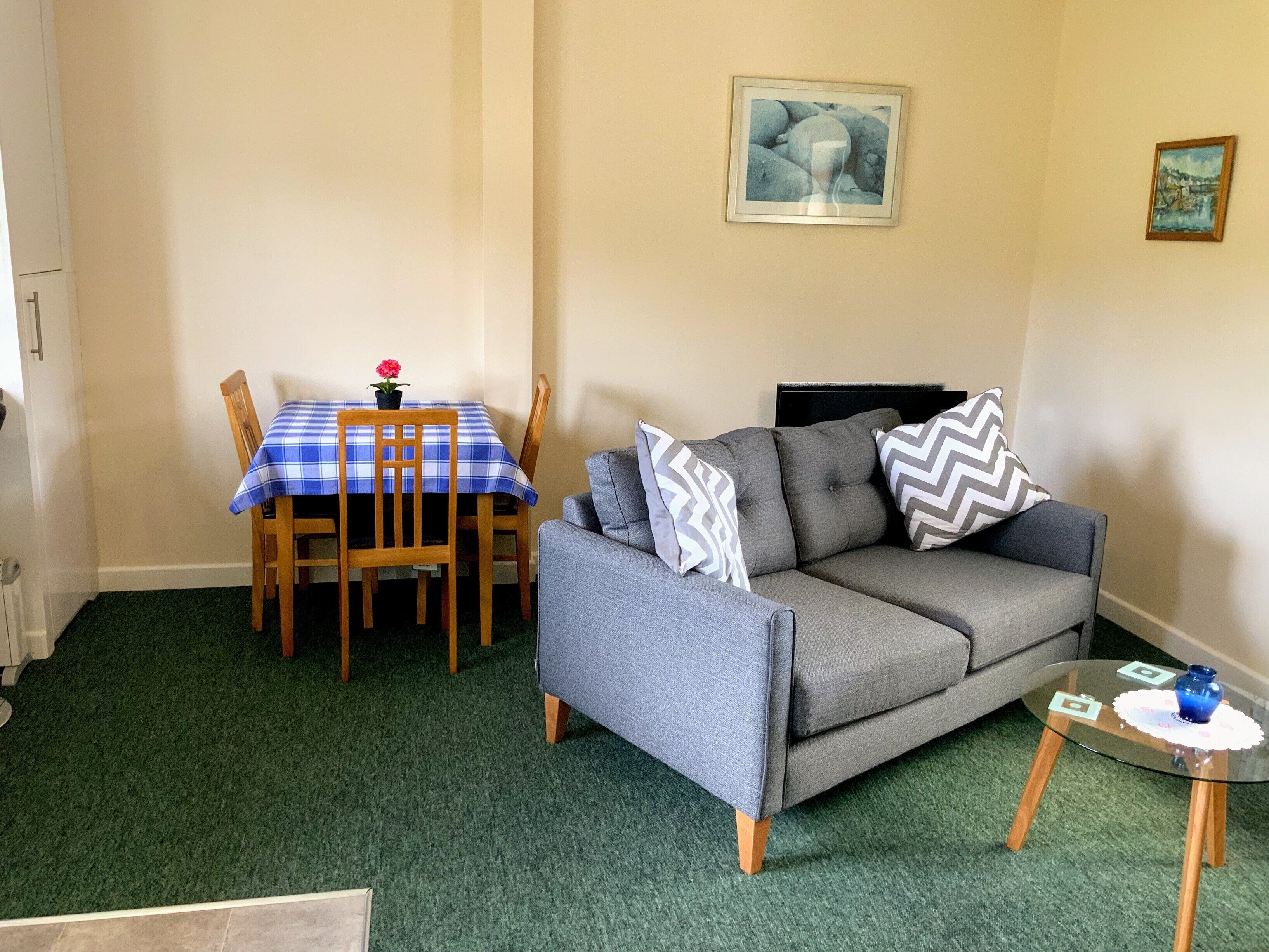 Sunny Corner Self Catering Holiday Cottage On The Lizard In Cornwall. - Coverack