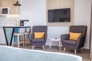 Cofre no quarto, cortinas/cortinados opacos, Wi-fi grátis 