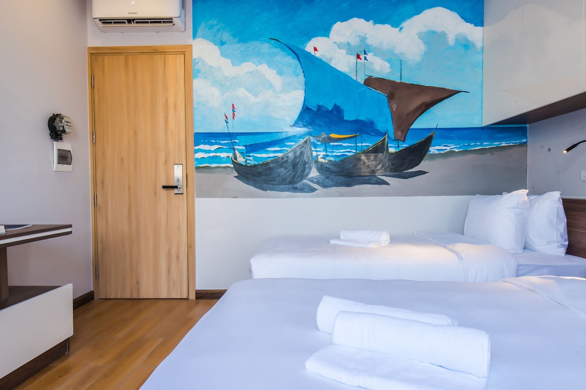 Roupa de alta qualidade, minibar, cofre no quarto 